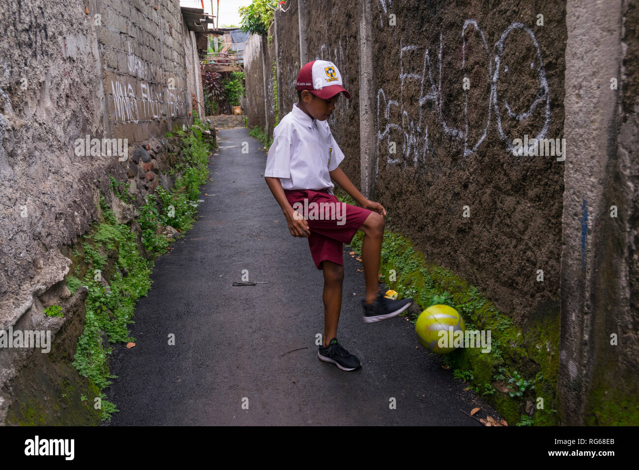 Scruffy school uniform hi-res stock photography and images - Alamy