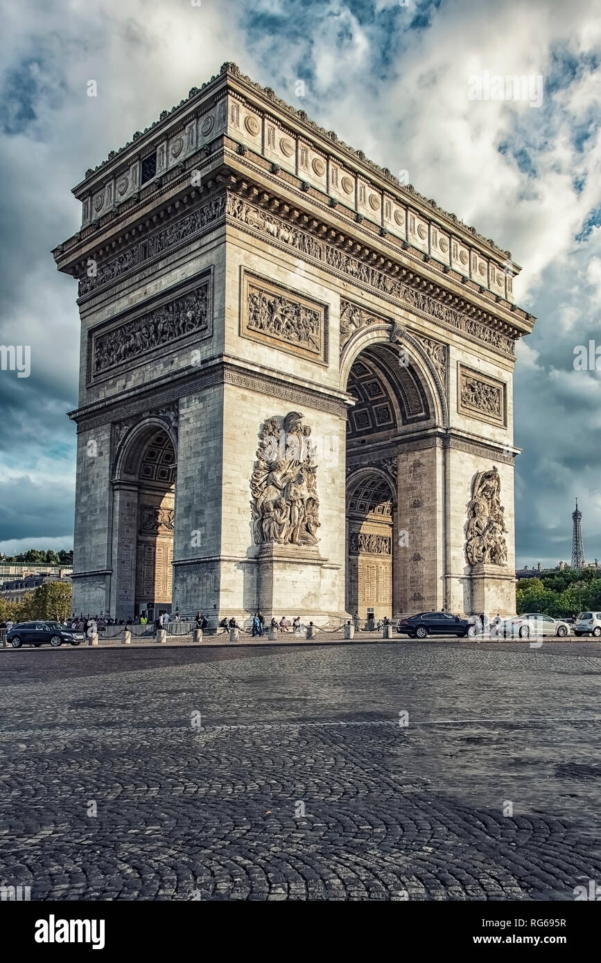 Paris arc triumph hi-res stock photography and images - Alamy