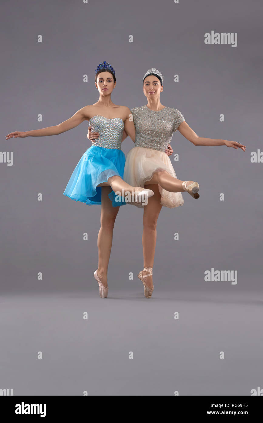 Girls dancing in blue dresses hi-res stock photography and images - Alamy