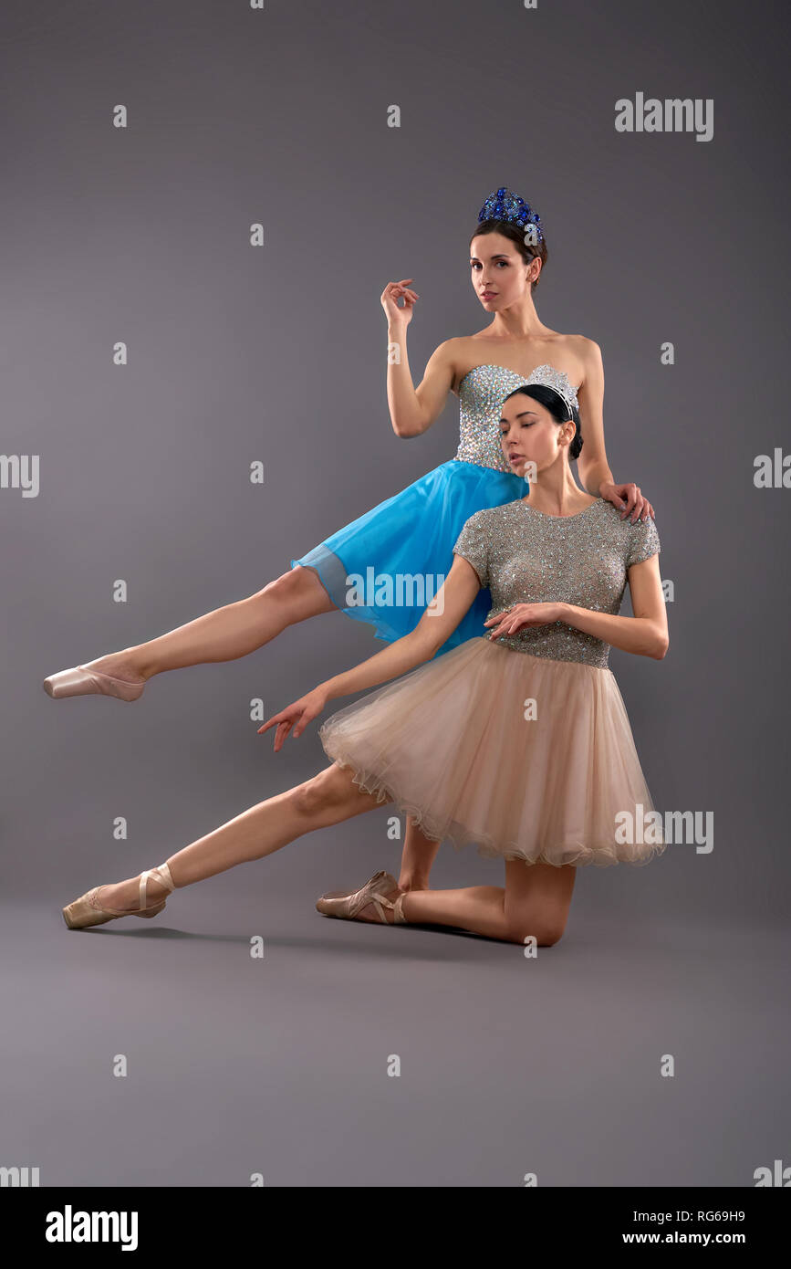 Girls with beautiful legs hi-res stock photography and images - Alamy