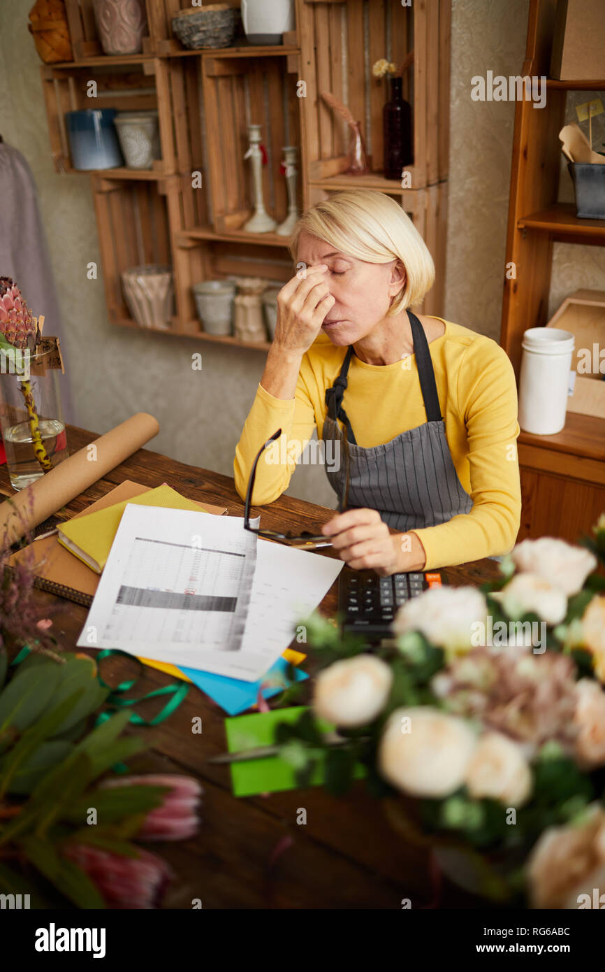 Manager tired hi-res stock photography and images - Alamy