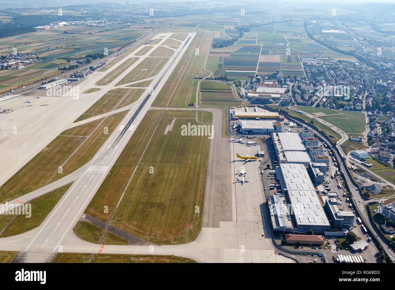 Worldwide flight services hi-res stock photography and images - Alamy