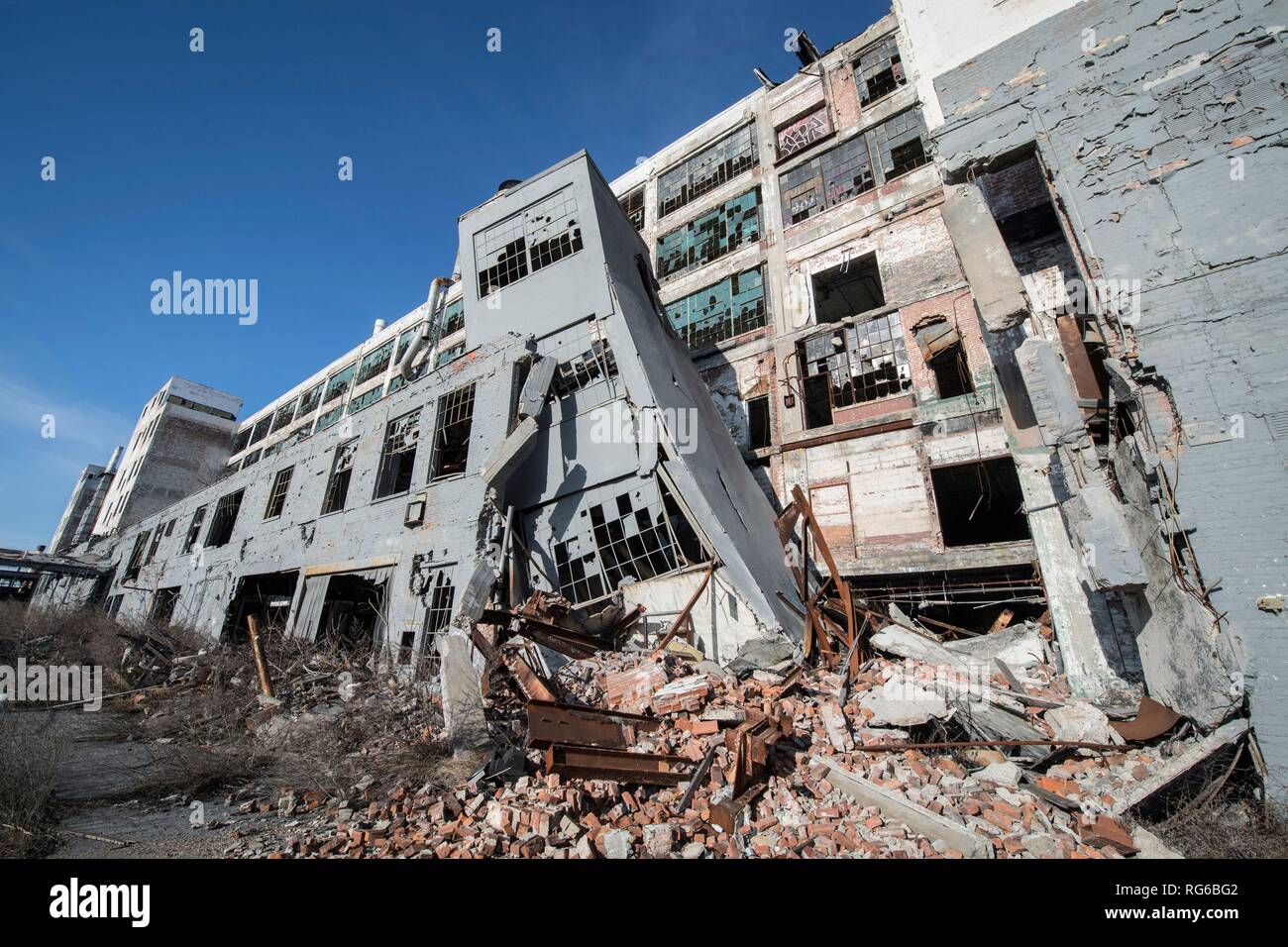 Chaos and destruction characterize the picture in the Fisher car plan ...