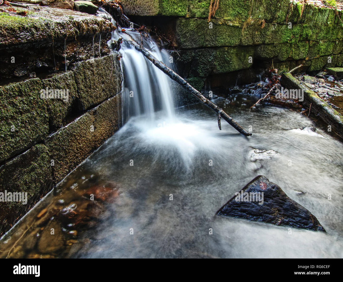 White foamy blurred waterfall hi-res stock photography and images - Alamy