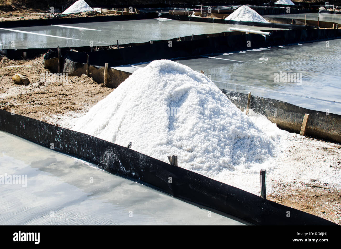 Solar sea salt production hi-res stock photography and images - Alamy