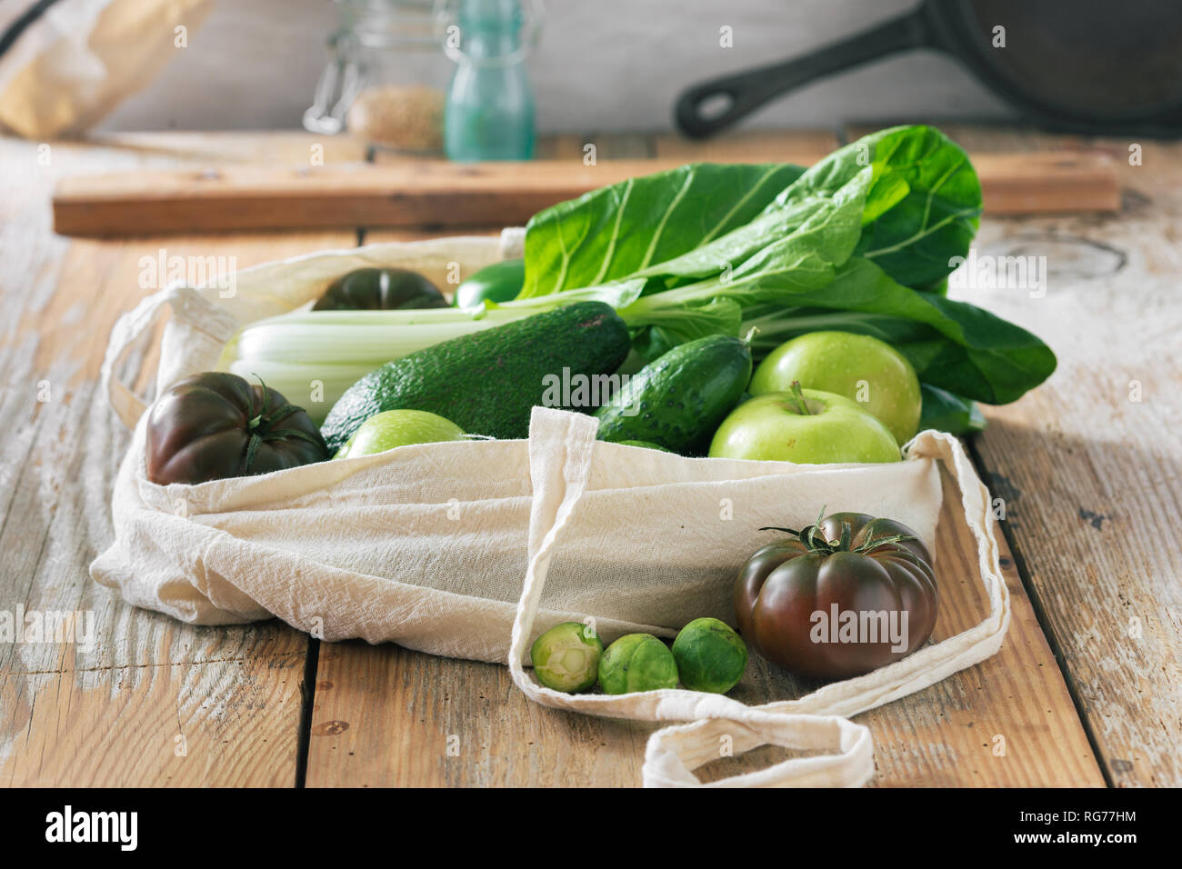 Healthy grocery bag hi-res stock photography and images - Alamy