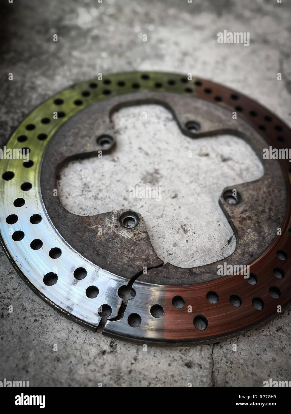 Auto crash safety circle hi-res stock photography and images - Alamy