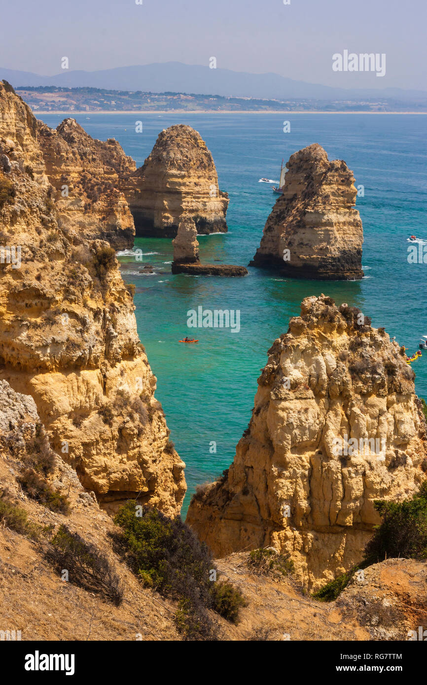 Holiday destinations in portugal hi-res stock photography and images ...