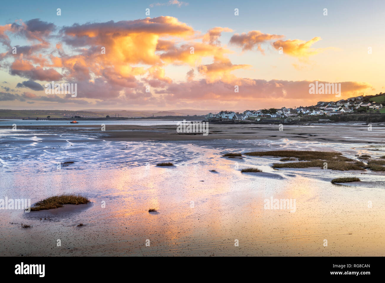 Northam Burrows, Devon. 28th Jan 2019. UK Weather - Monday 28th January ...
