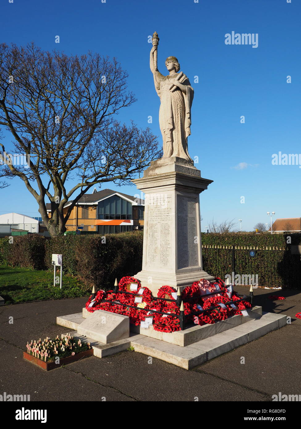 War memorial statue sheerness hi-res stock photography and images - Alamy