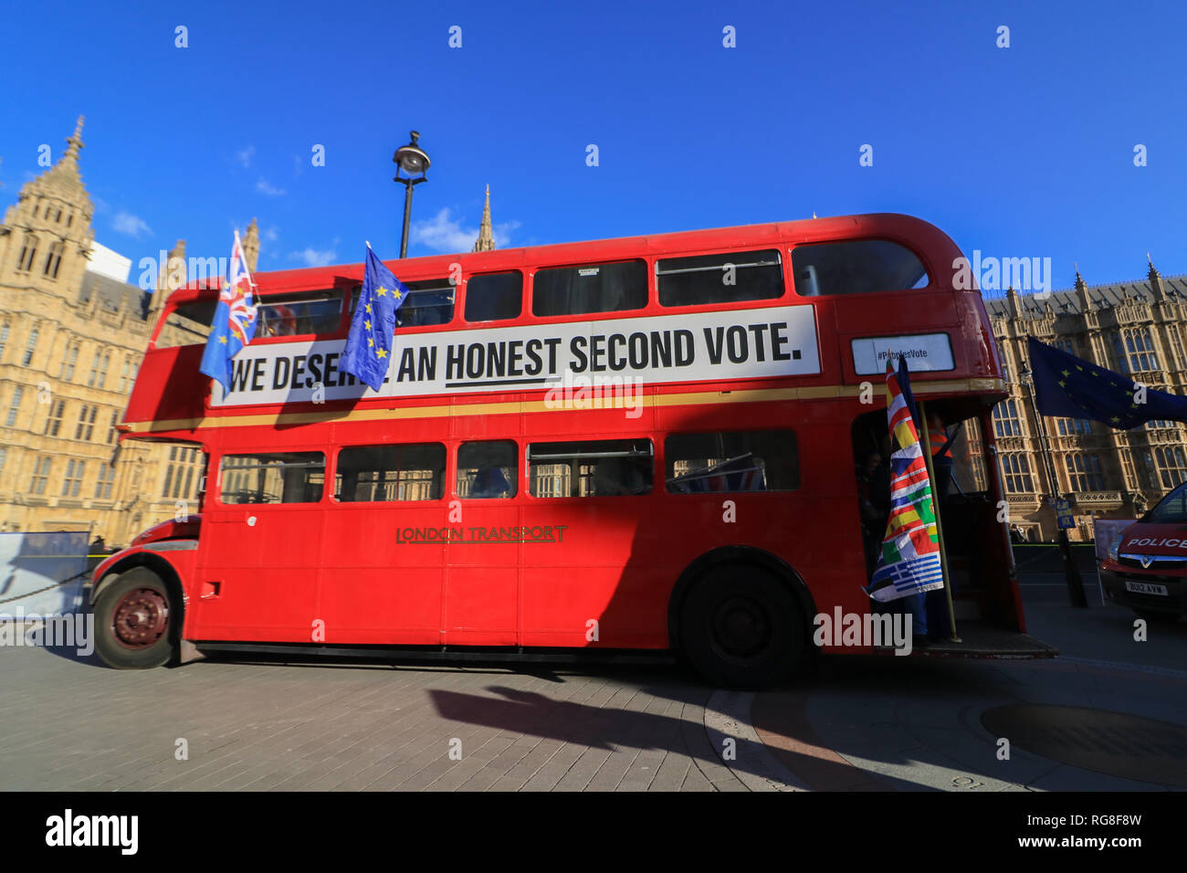 Vote leave bus hi-res stock photography and images - Alamy