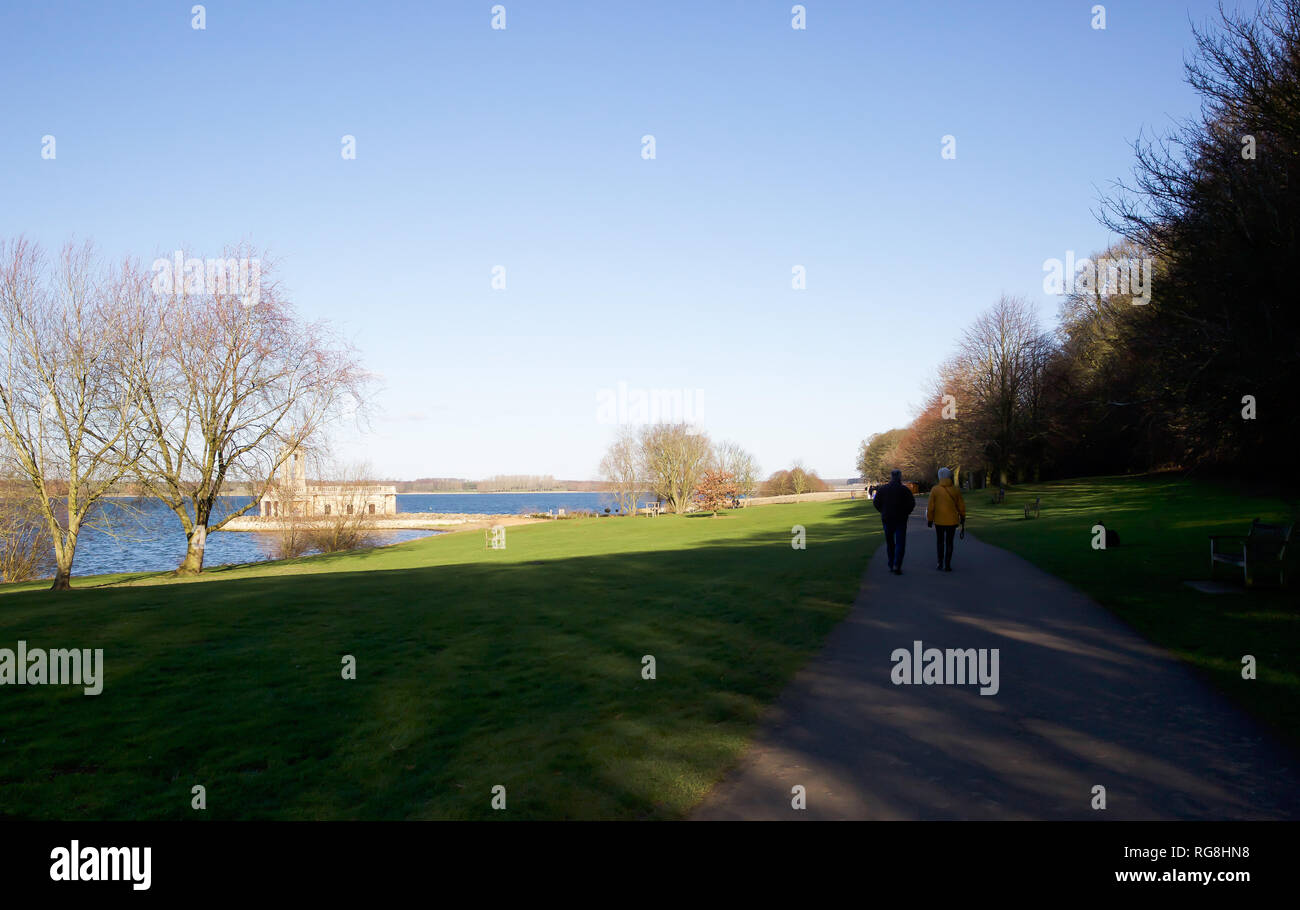 Rutland, UK. 28th January 2019. People enjoy a crisp and chilly day ...