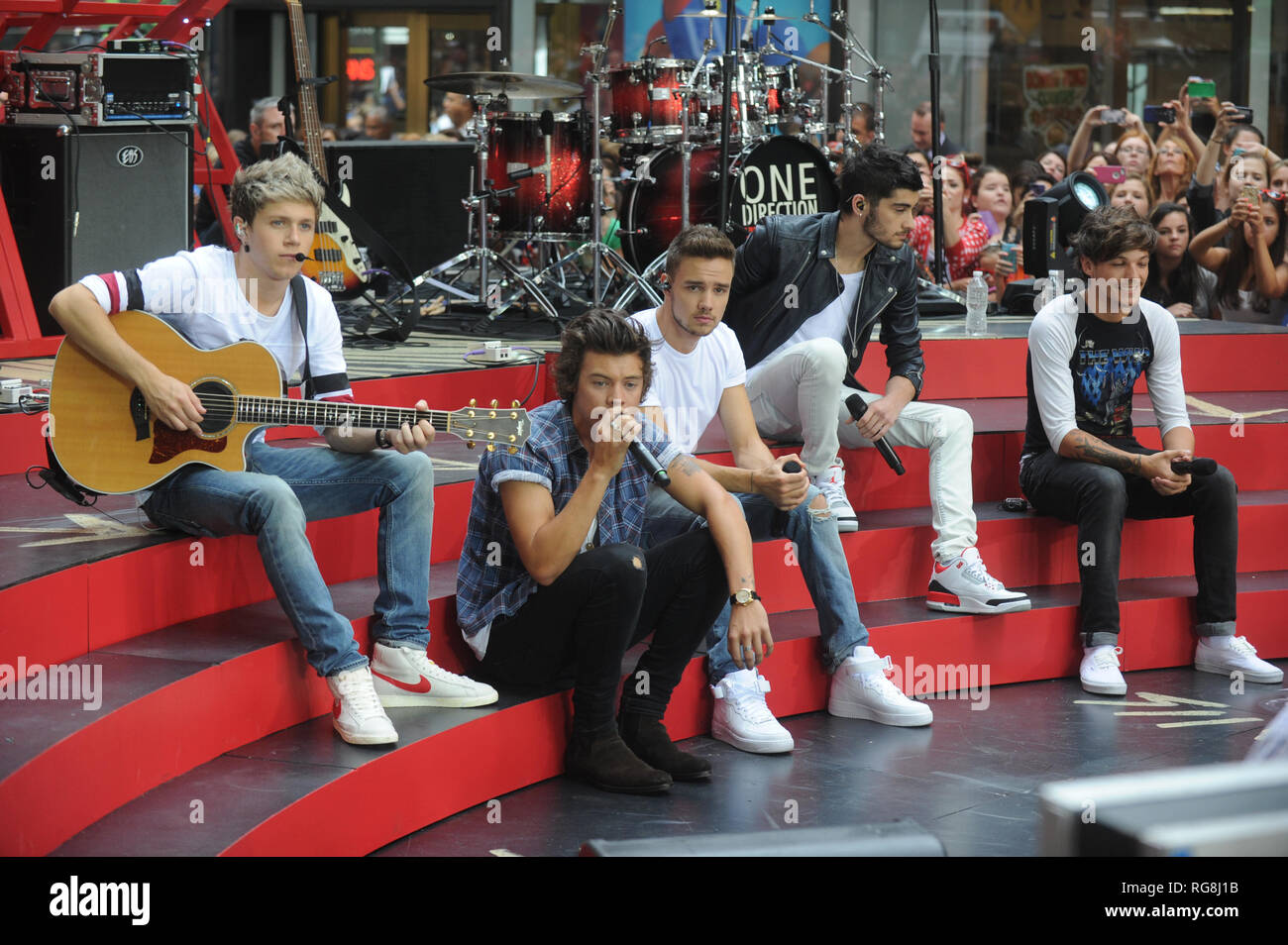 One direction hi-res stock photography and images - Alamy