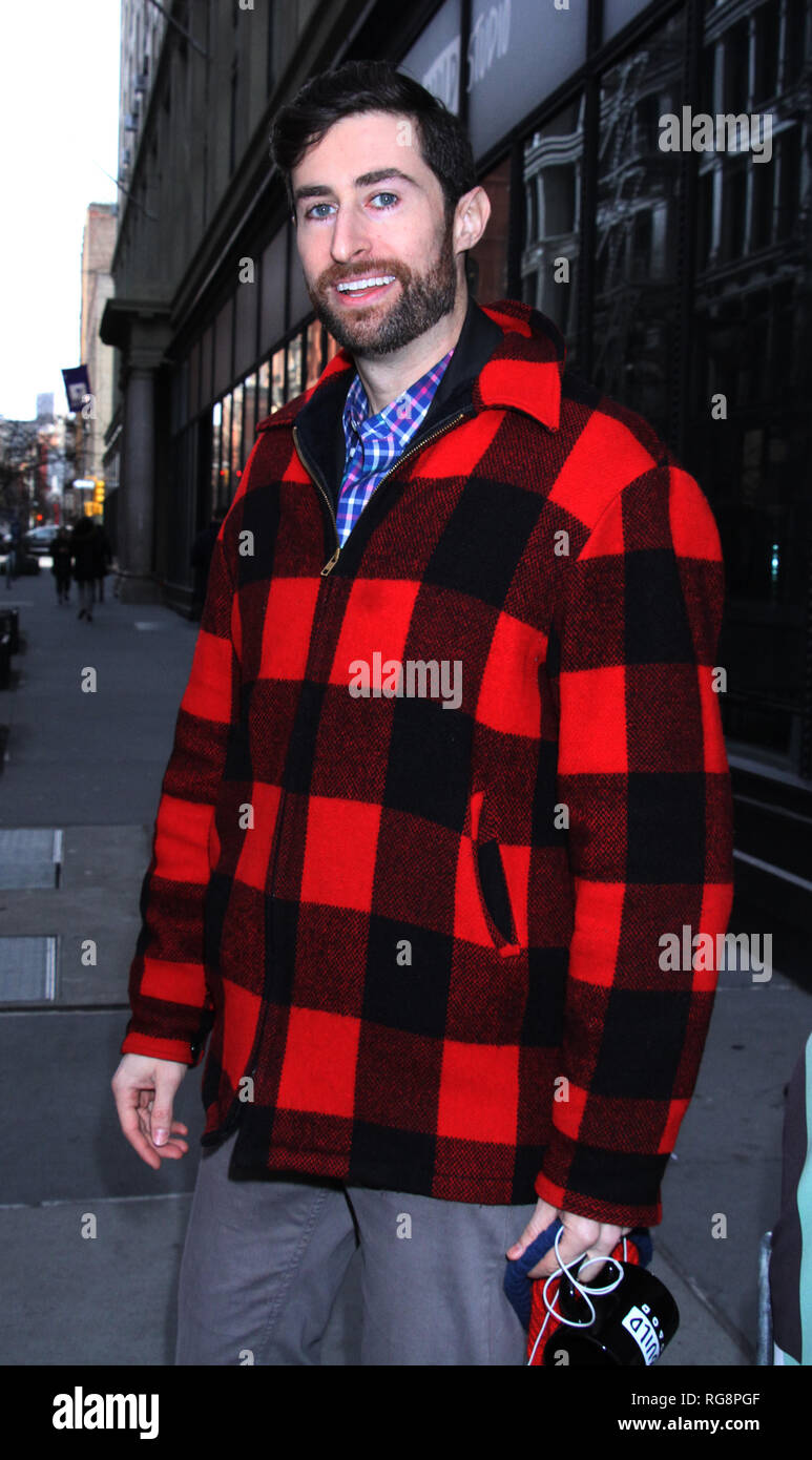 Hq trivia hi-res stock photography and images - Alamy