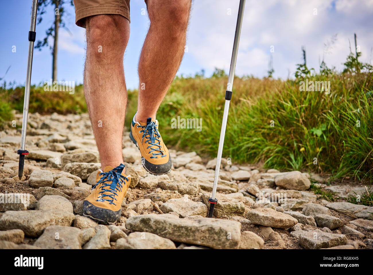 Hiking man trail hi-res stock photography and images - Alamy