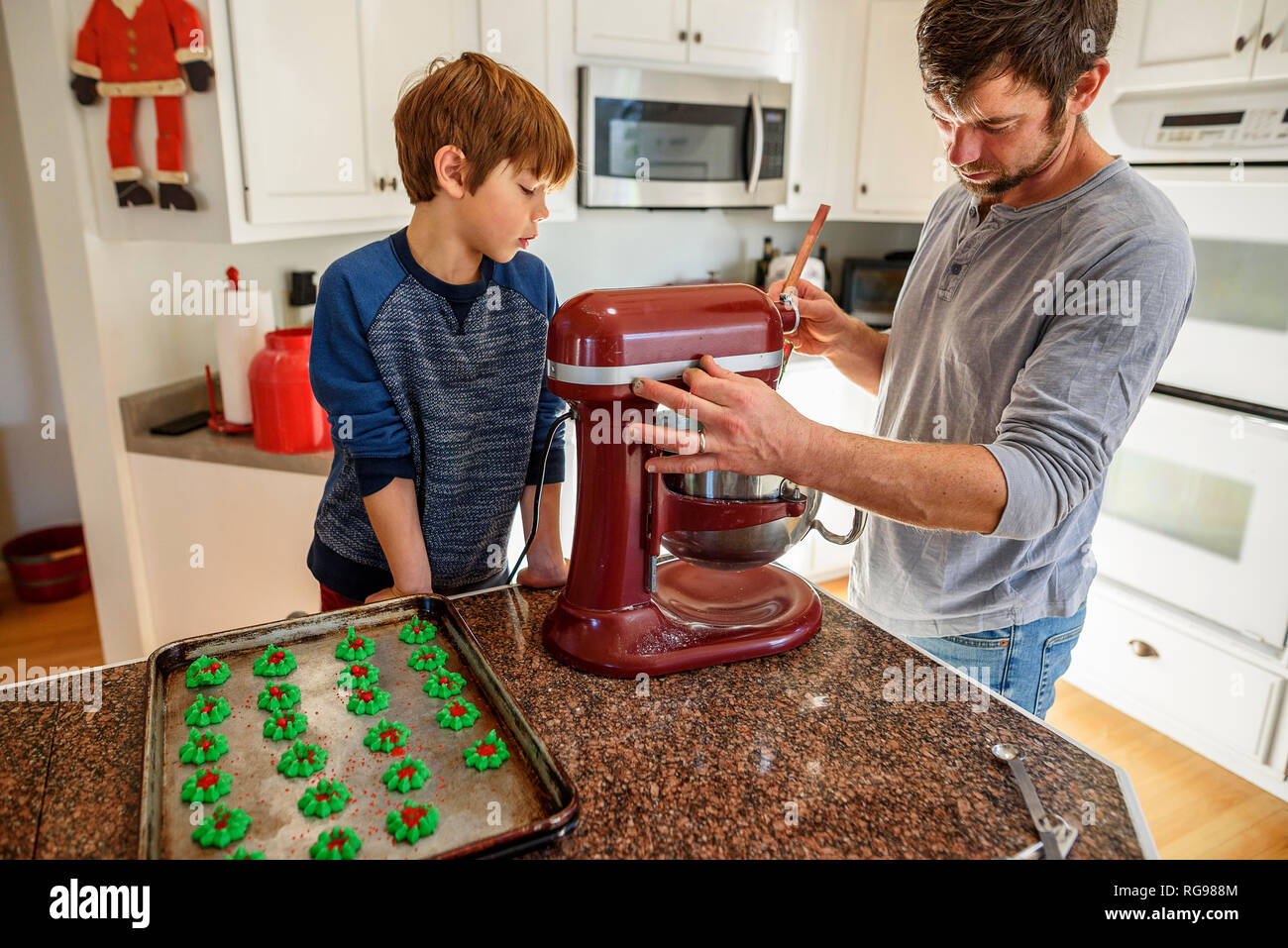 Father baking hi-res stock photography and images - Alamy