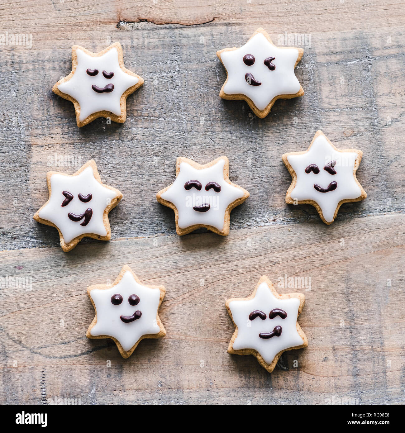 Star shaped biscuit hi-res stock photography and images - Alamy