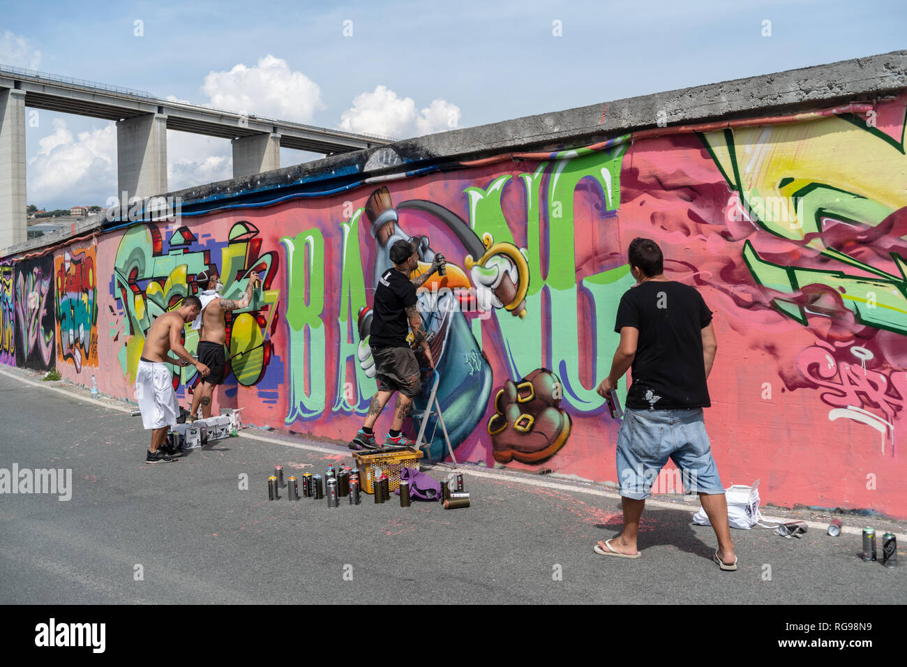 Person graffiti writing street art hi-res stock photography and images ...