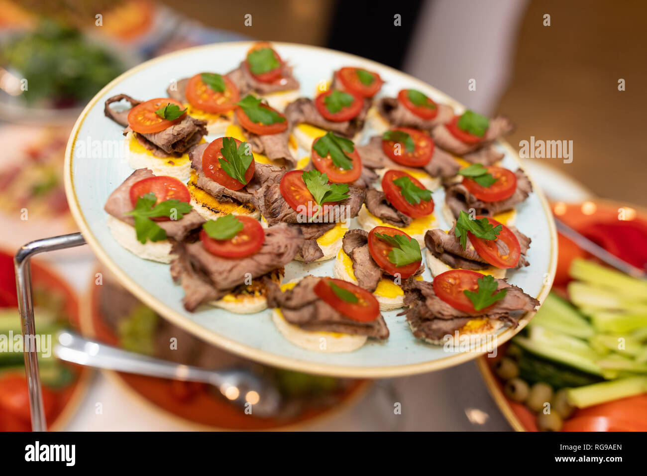 Furshet table hi-res stock photography and images - Alamy