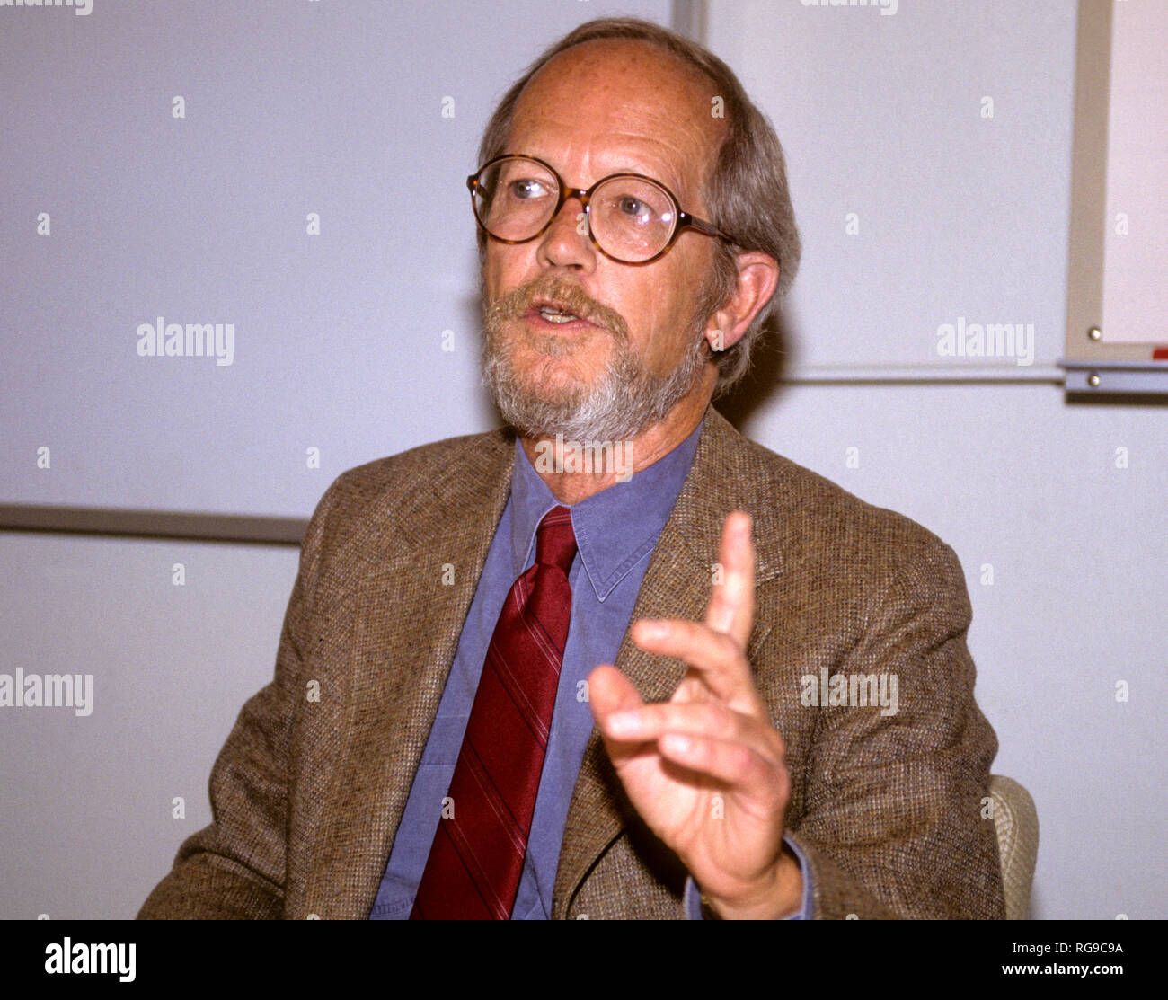 American short story writer hi-res stock photography and images - Alamy