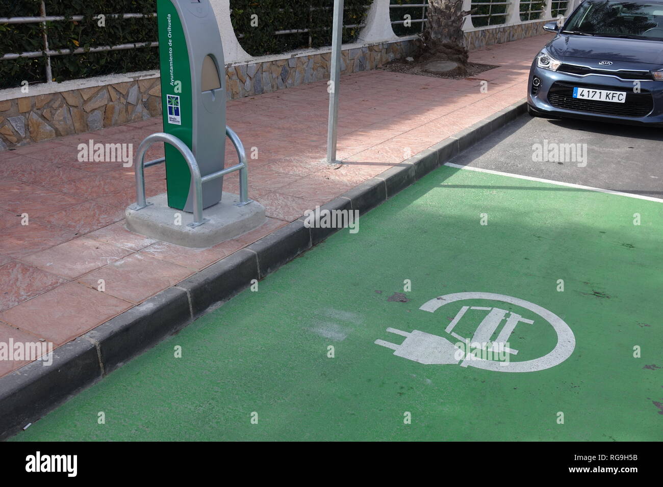 Electric charging point pavement hi-res stock photography and images ...