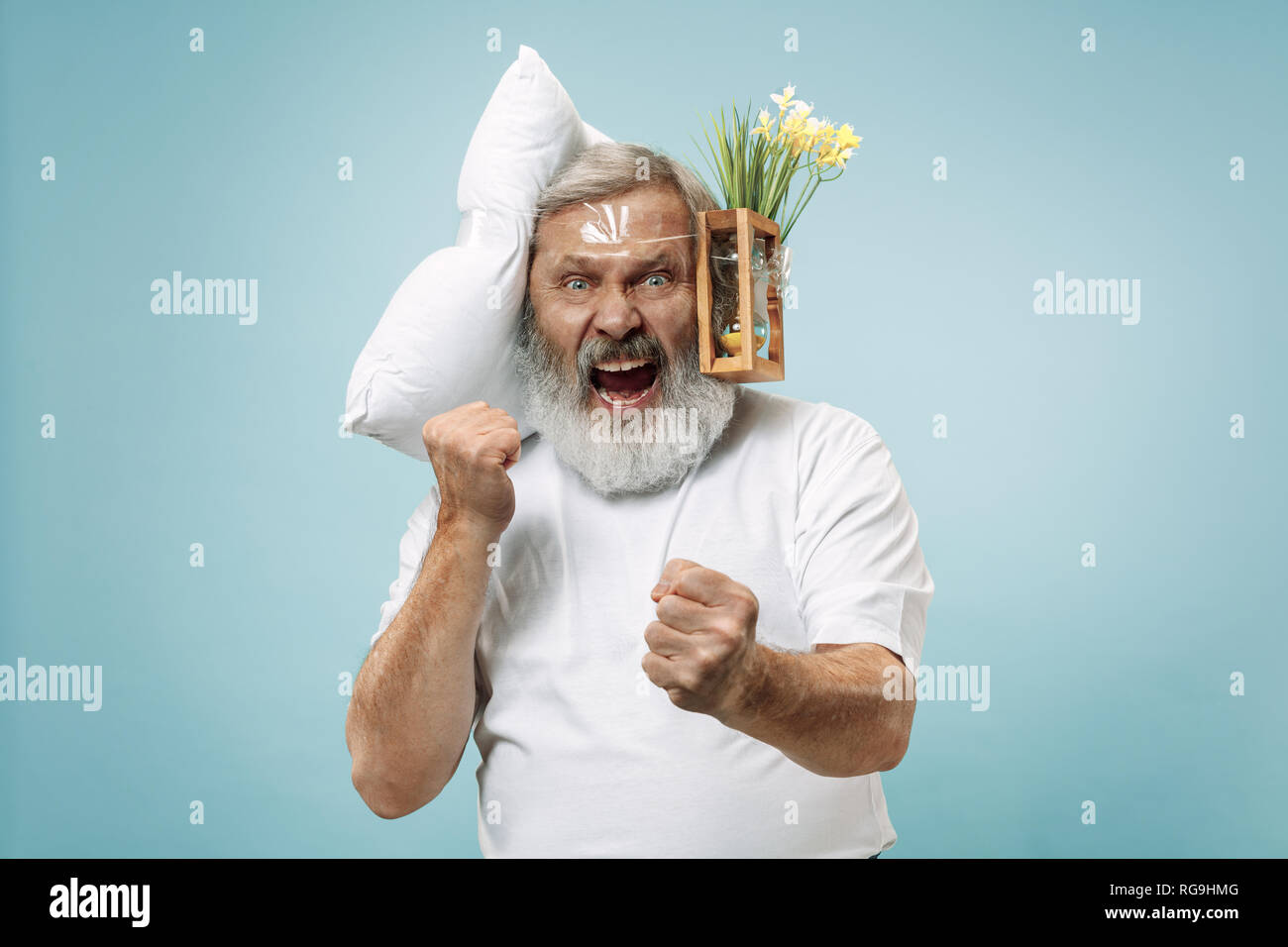 Office worker screaming hi-res stock photography and images - Alamy