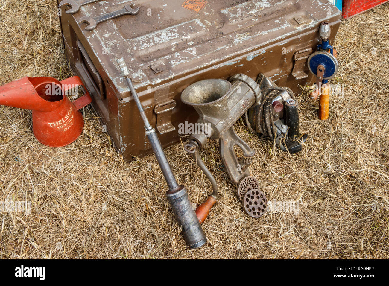 Hand drill hi-res stock photography and images - Alamy