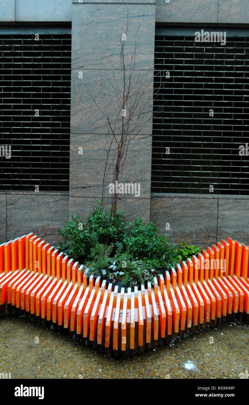 Bench in Clink Street, Southwark, London, UK Stock Photo - Alamy