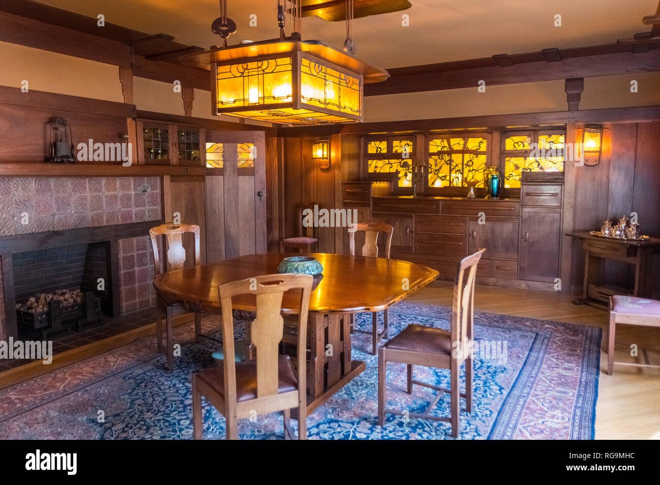 Dining room the gamble house pasadena hi-res stock photography and ...
