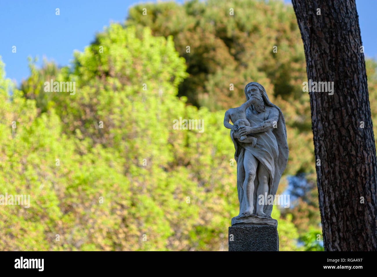 Statue of saturn hi-res stock photography and images - Alamy