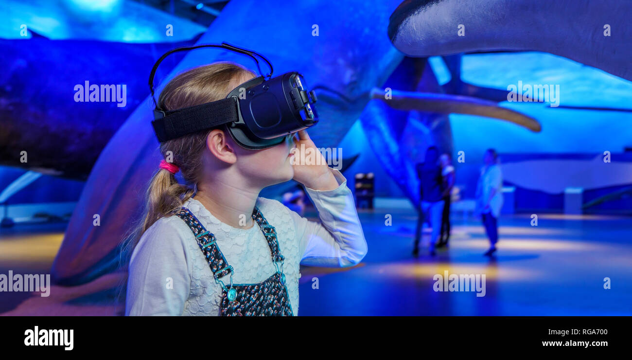 Virtual museum tour hi-res stock photography and images - Alamy