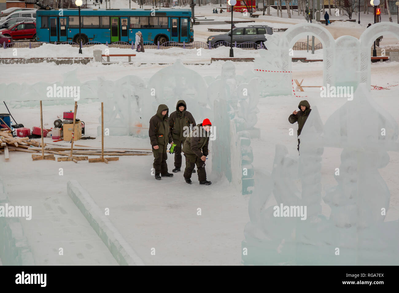 Ice camp workers hi-res stock photography and images - Alamy