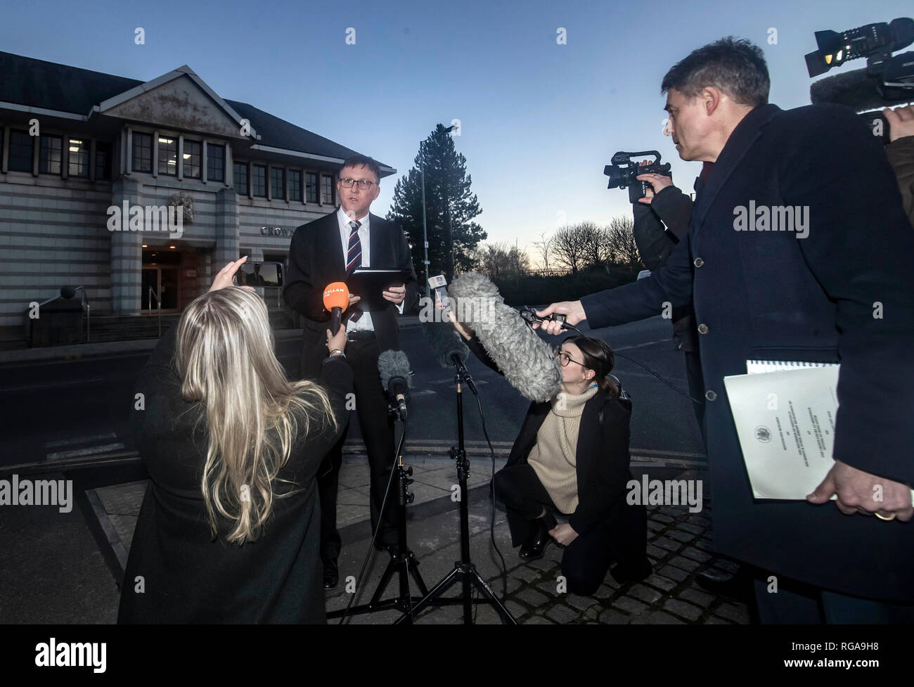 Detective Chief Inspector Phil Etheridge makes a statement outside ...