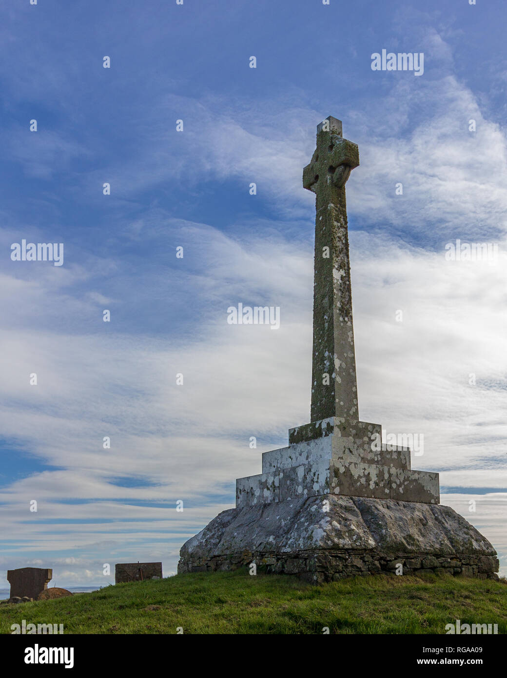 Cross and memorial stones hi-res stock photography and images - Alamy