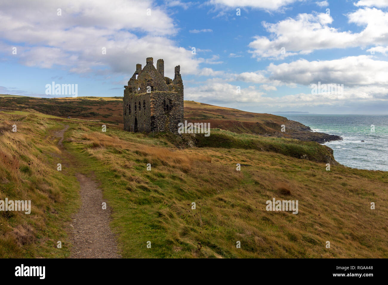 Scottish cliff ocean hi-res stock photography and images - Alamy