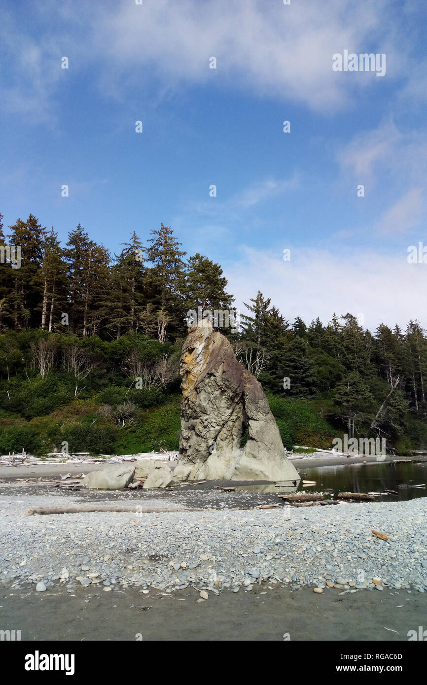 Tall rocks hi-res stock photography and images - Alamy