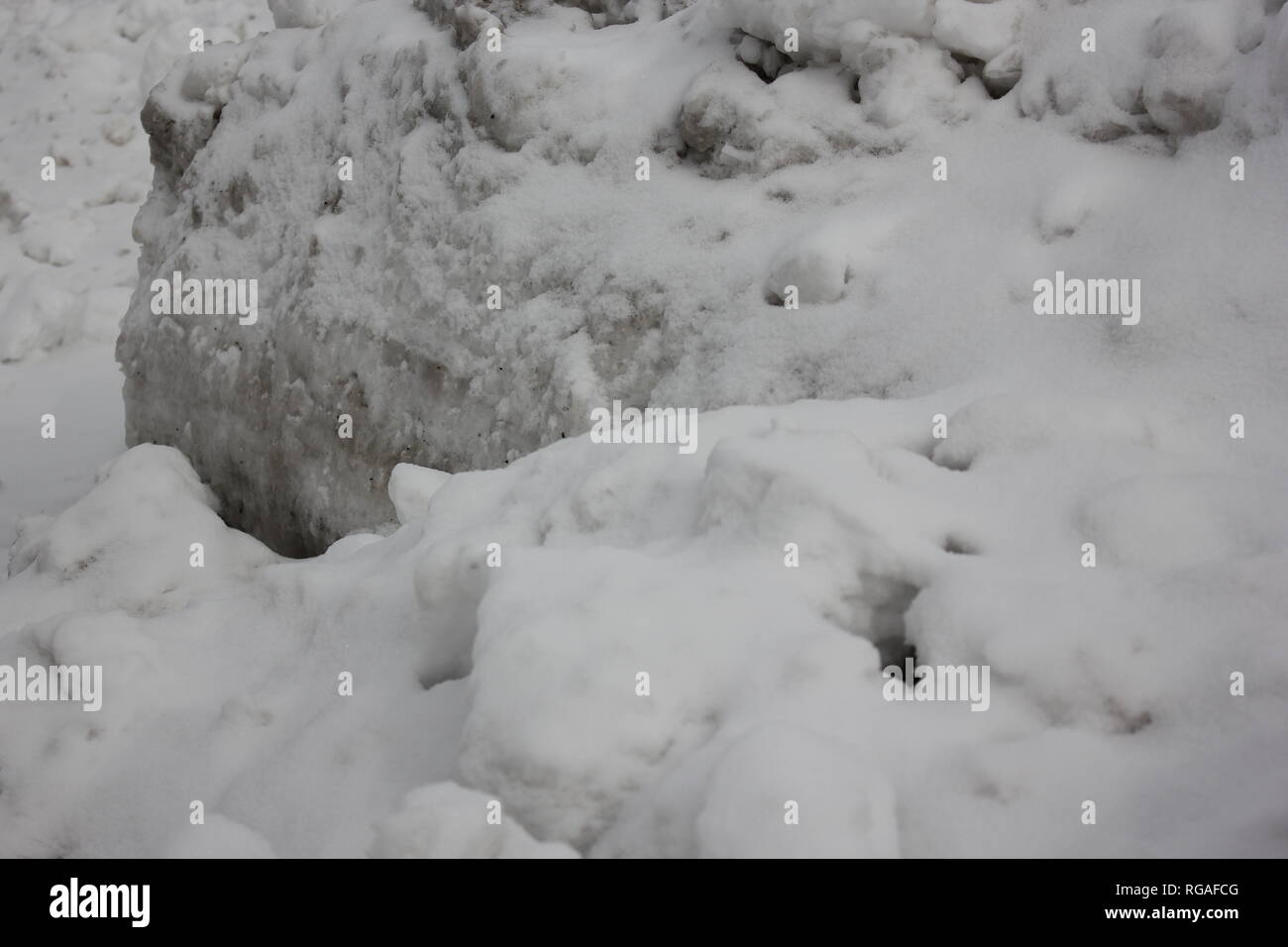 Winter weather snow embankment during Chicago's chiberia #polarvortex ...