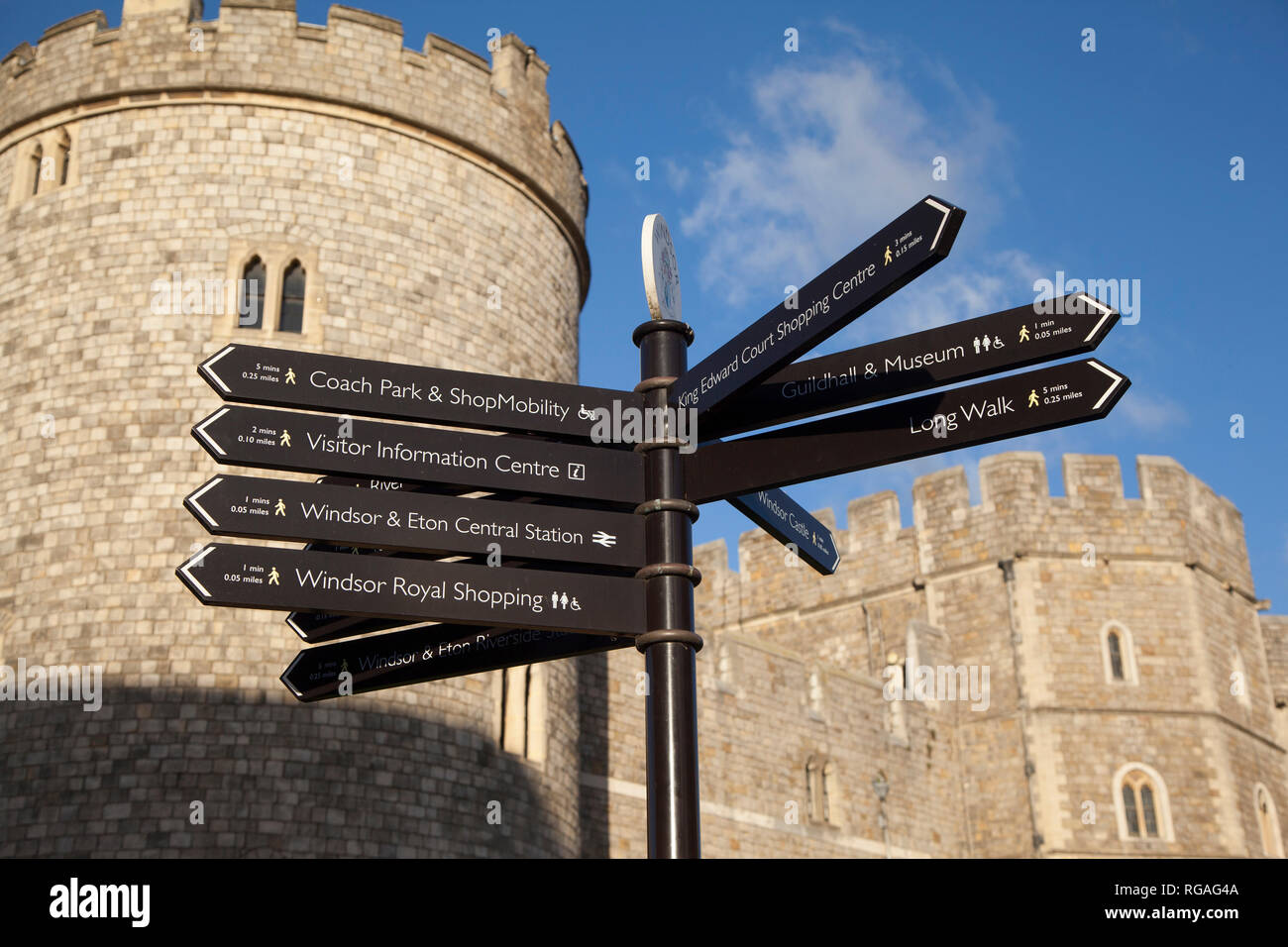 Tourist information signs outside Windsor Castle, Berkshire Stock Photo ...