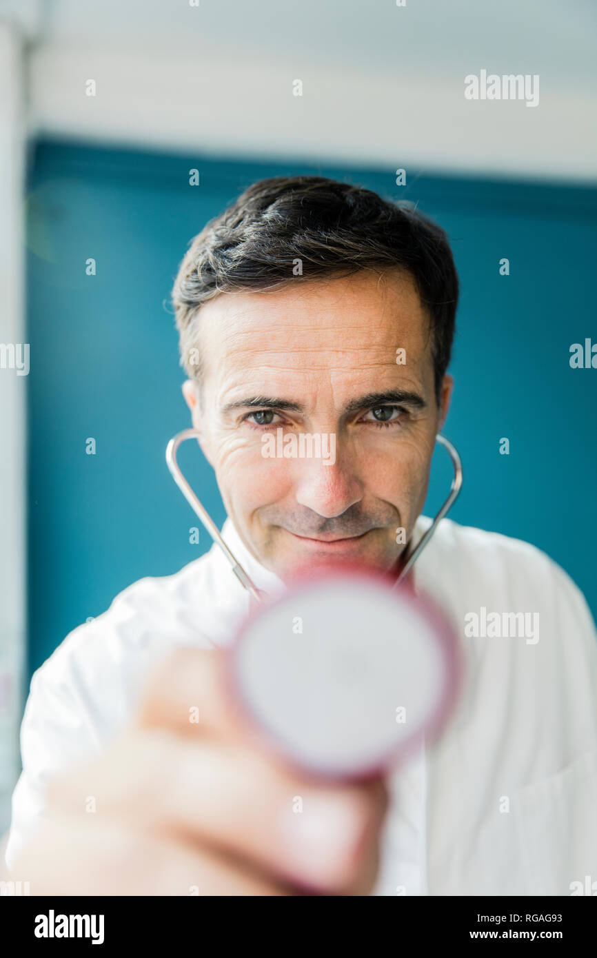 Portrait doctor portrait doctor hi-res stock photography and images - Alamy