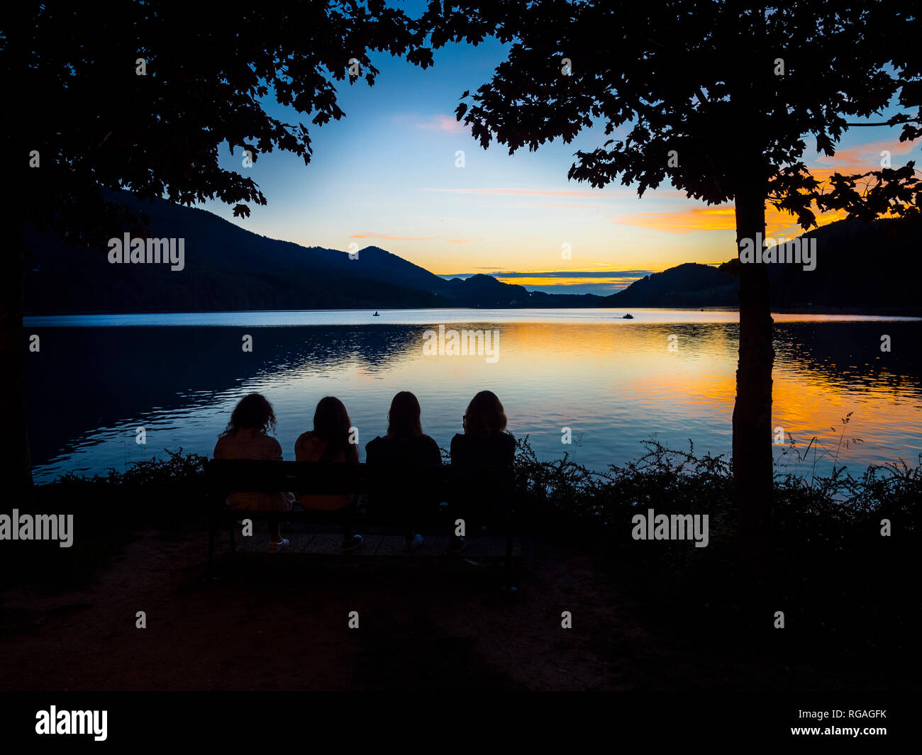 Bench lake mountain hi-res stock photography and images - Alamy