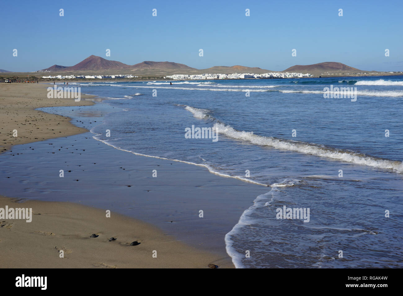 Playa de Famara, Lanzarote, Kanarische Inseln, Spanien Stock Photo - Alamy