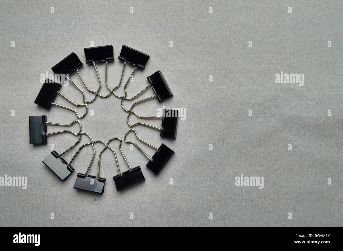 Metallic Black Binder Paper Clips Arranged Circle Stock Photo - Alamy