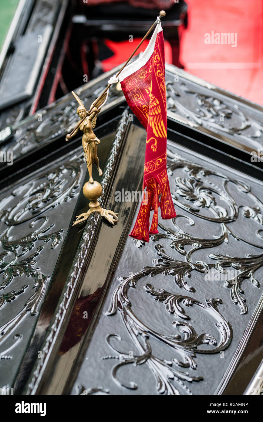 Black gondola hi-res stock photography and images - Alamy