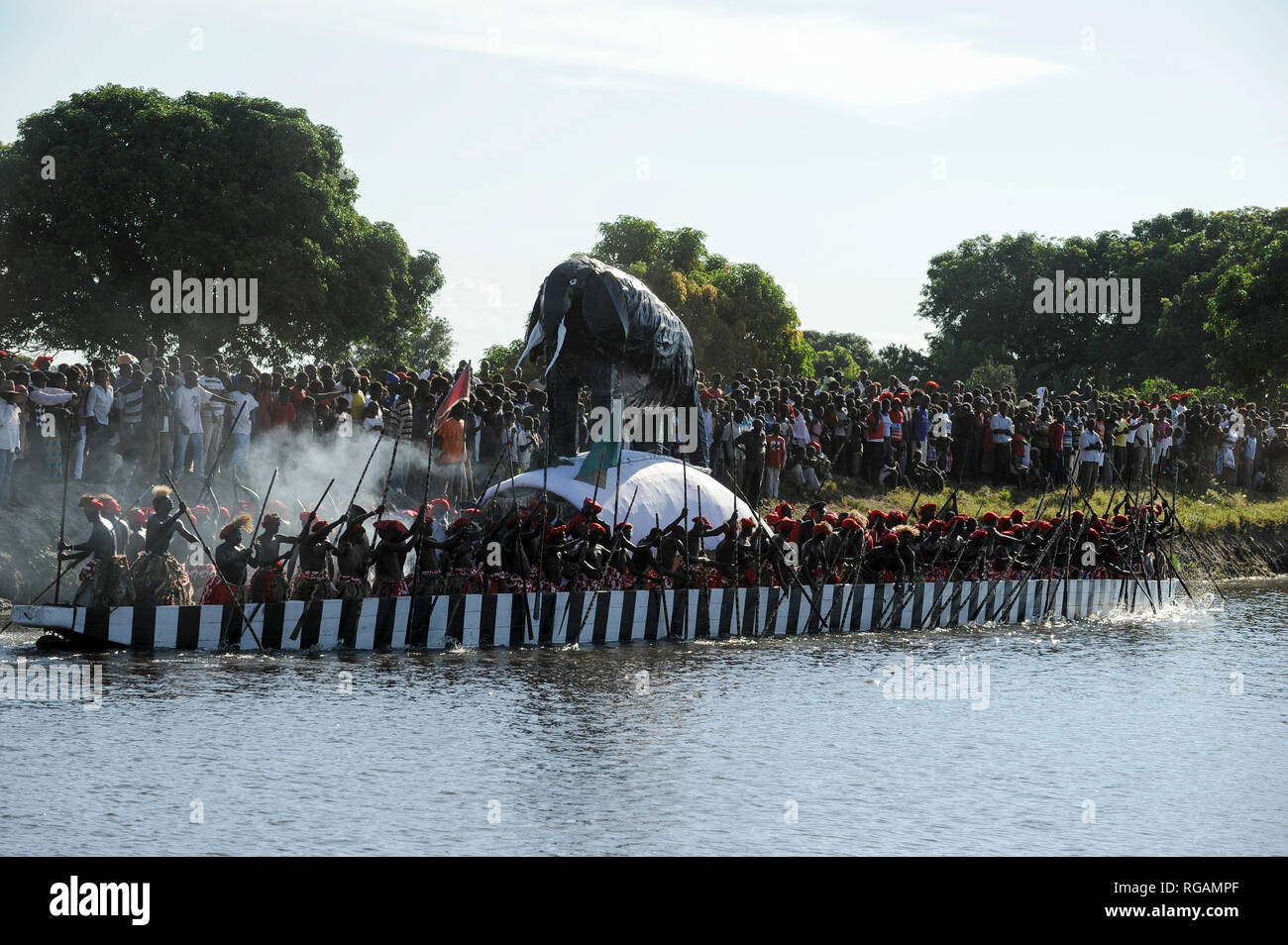 ZAMBIA Barotseland , Zambezi floodplain , Kuomboka ceremony in ...
