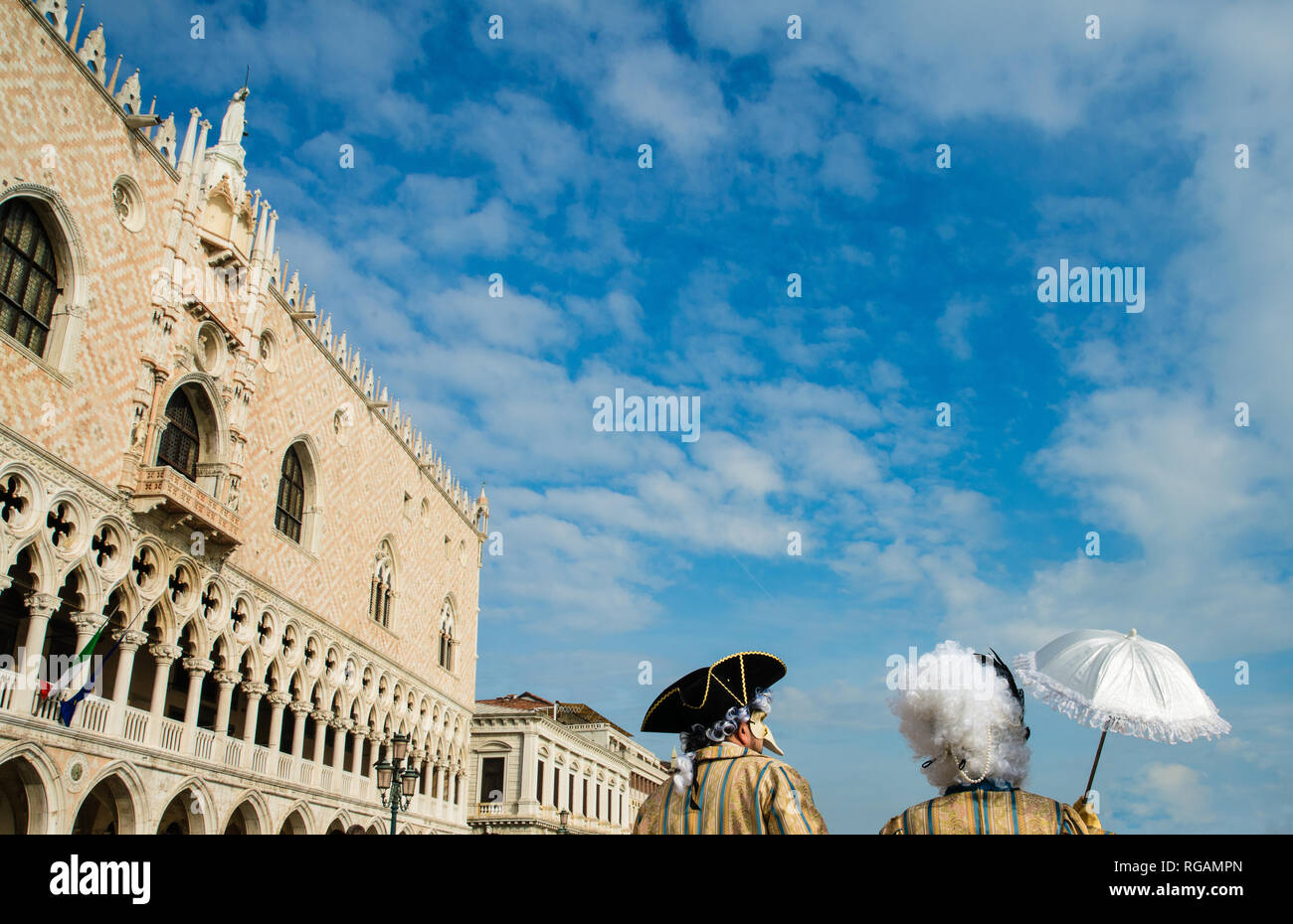 Classical carnival's customs in Venice Stock Photo - Alamy