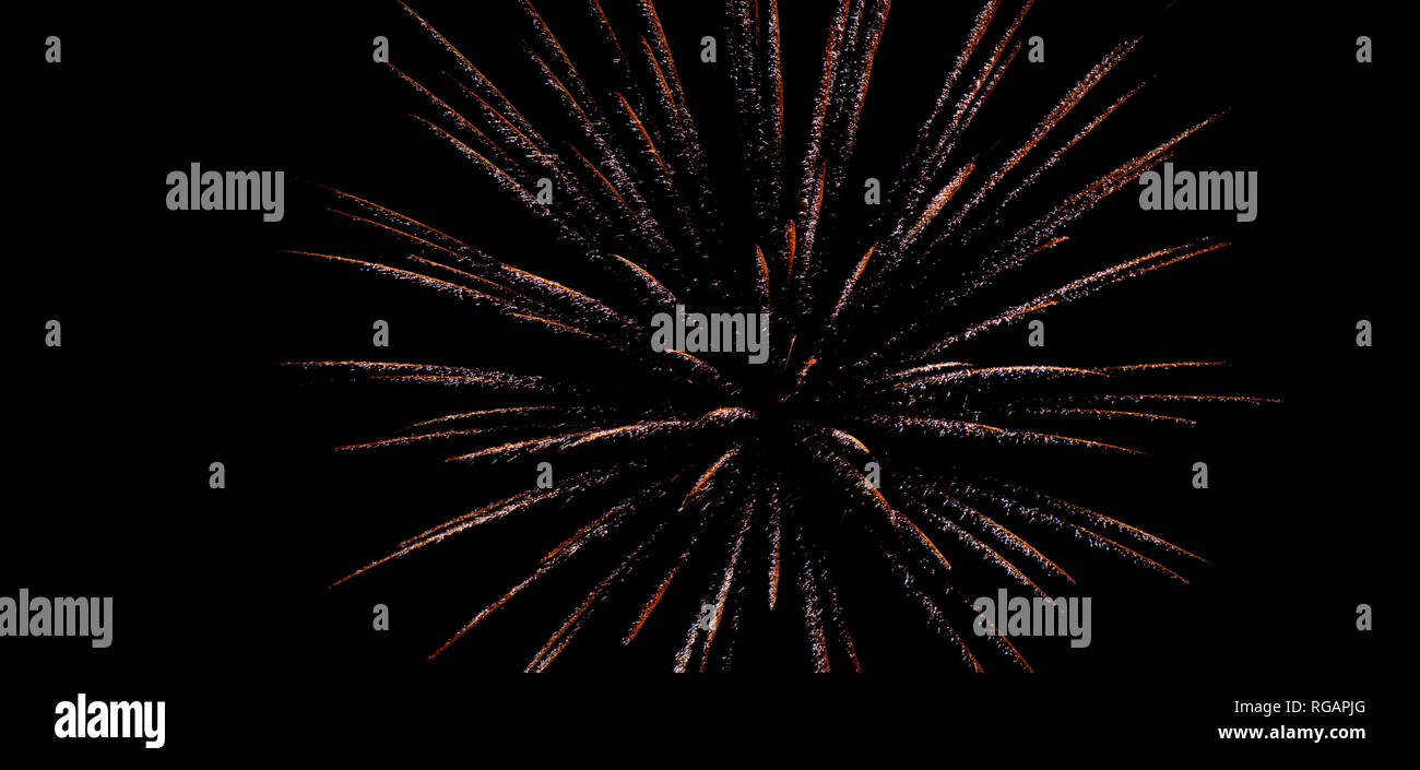 Single red fireworks burst hi-res stock photography and images - Alamy