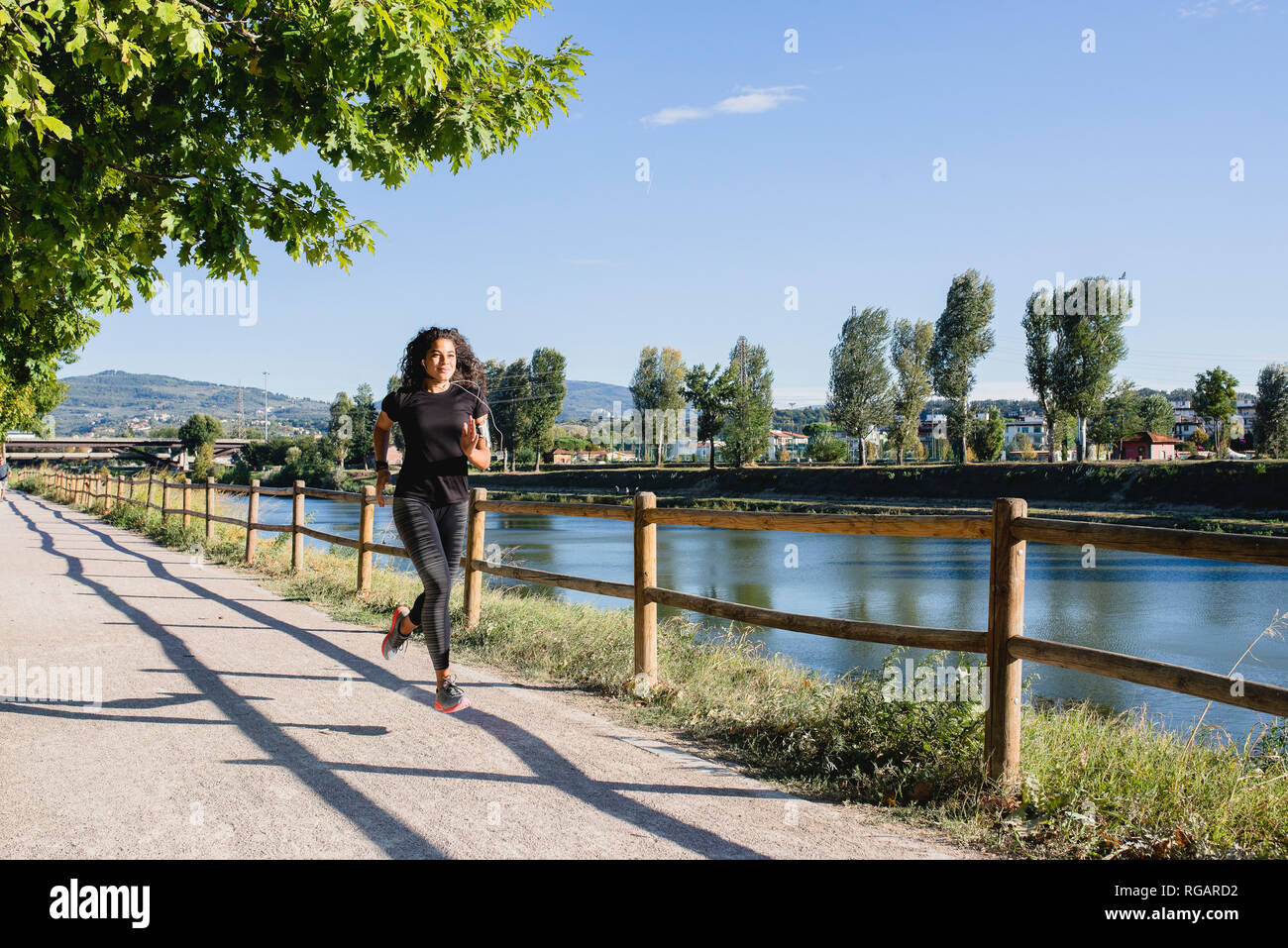 Riverside paths hi-res stock photography and images - Alamy