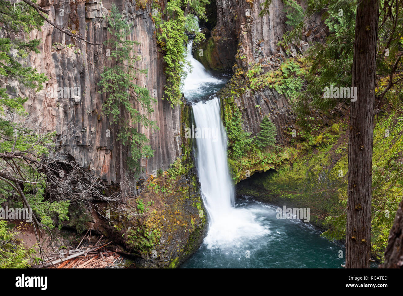 The North Umpqua River flowing over three tiers of columnar basalt ...