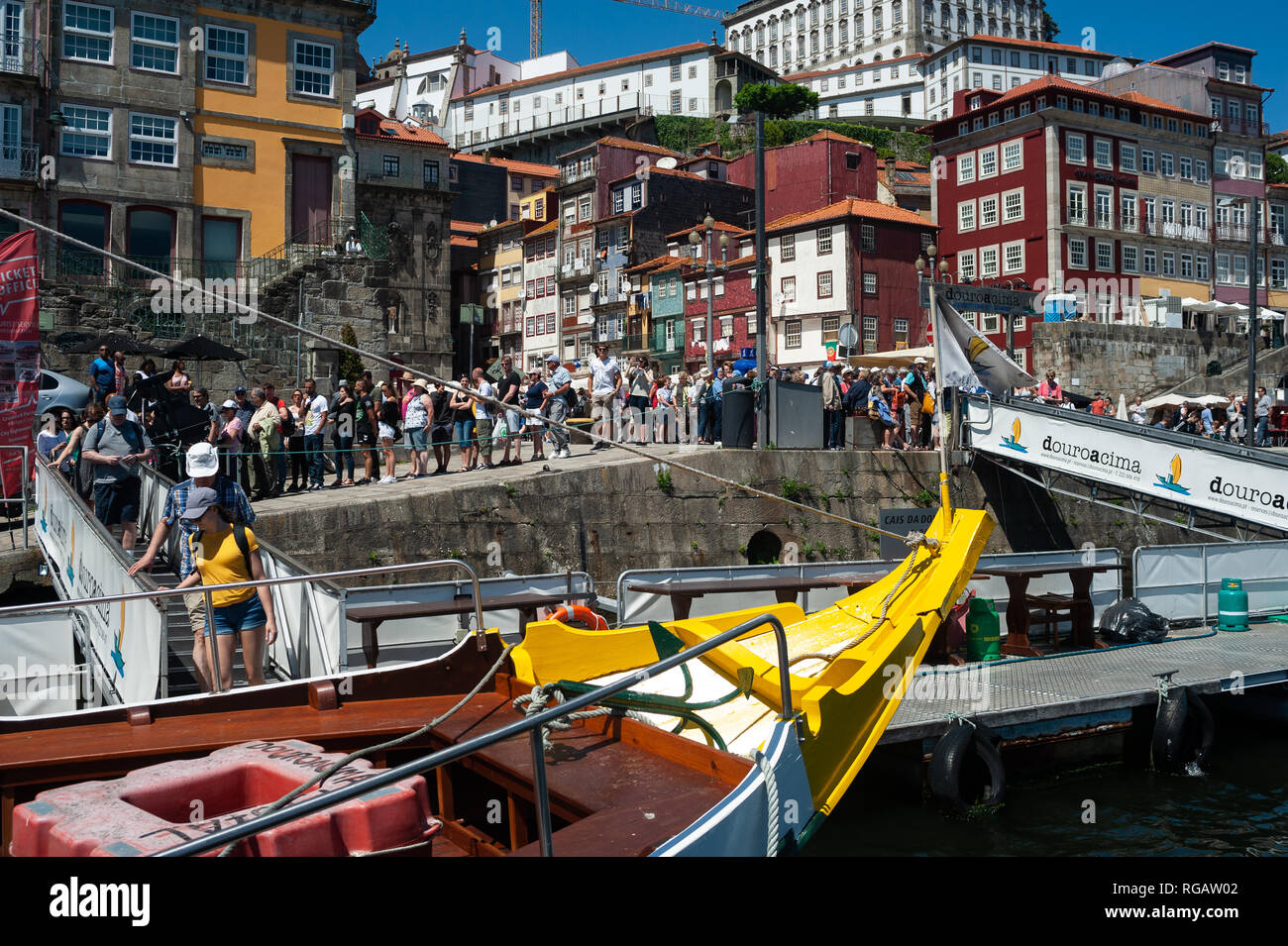Cais do porto quay of port hi-res stock photography and images - Alamy