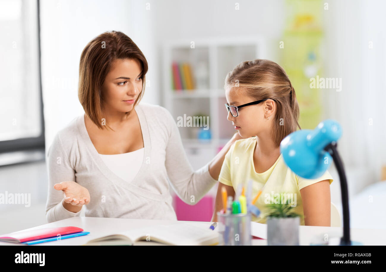 Angry mother adult daughter talking hi-res stock photography and images ...